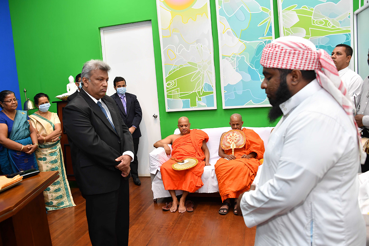 New Secretary to the Ministry of Ports and Shipping assumes duties ...