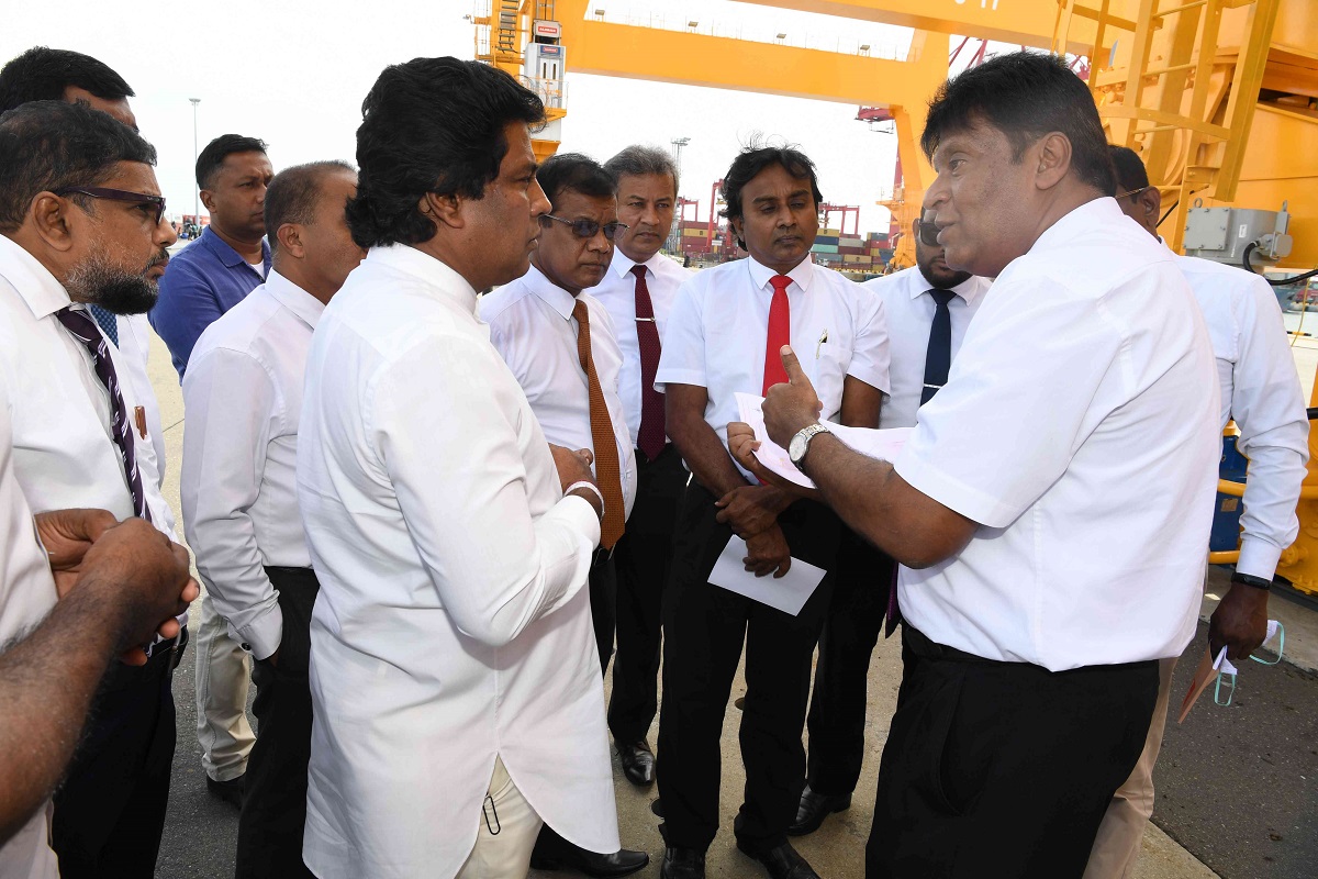 ගුදම් පහසුකම් බහලූම් අංගන වරාය සැපයුම් පහසුකම් බෝට්ටු හා නැව් කර්මාන්ත ...