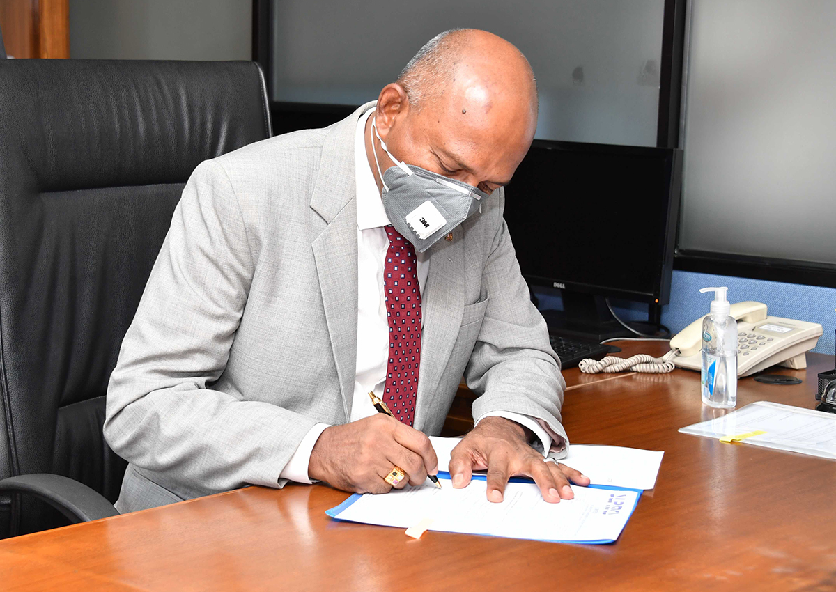 Sri Lanka: New Chairman and Managing Director of SLPMCS assume duties ...