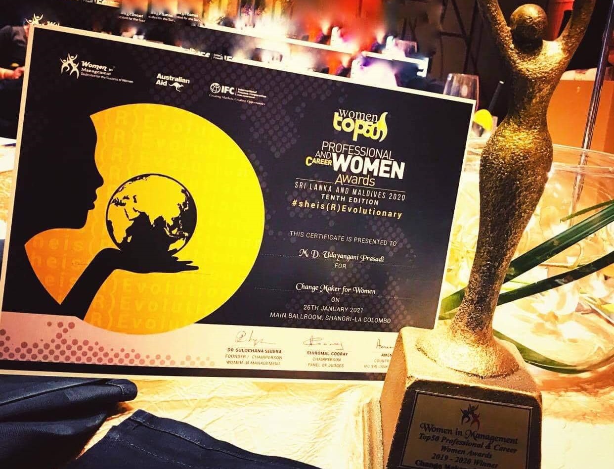 SLPA Female Crane Operators Receive Excellence Award – SLPA News